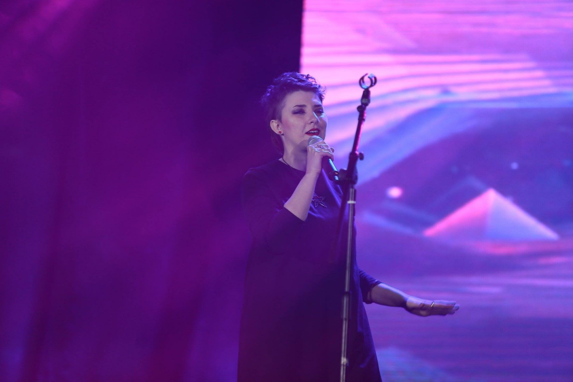 MERI MLADENOVSKA GODINATA JA KRUNISA SO DEBI ALBUM - Svet Australia ...