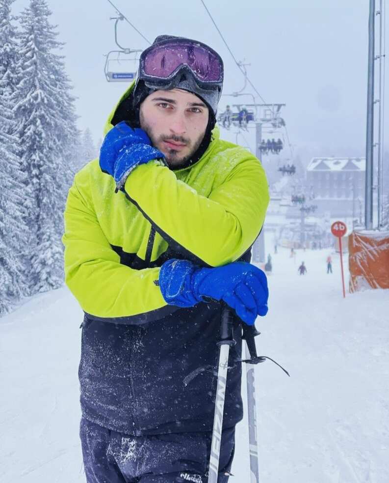 ESTRADATA NEKOGAŠ UDARNIČKI JA RABOTEŠE PRAVOSLAVNATA NOVA GODINA A ...